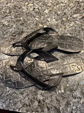 Tory Burch | Shoes | Tory Burch Womans Metallic Black Logo Thong ...